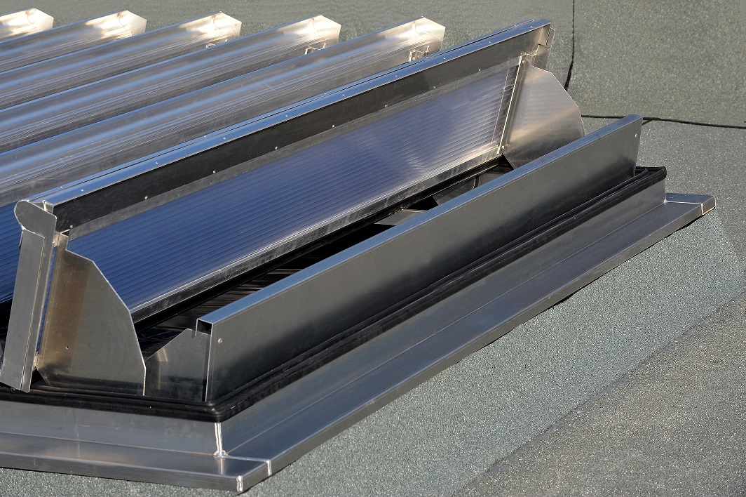 Airlite high performance natural louvred ventilator - Colt America